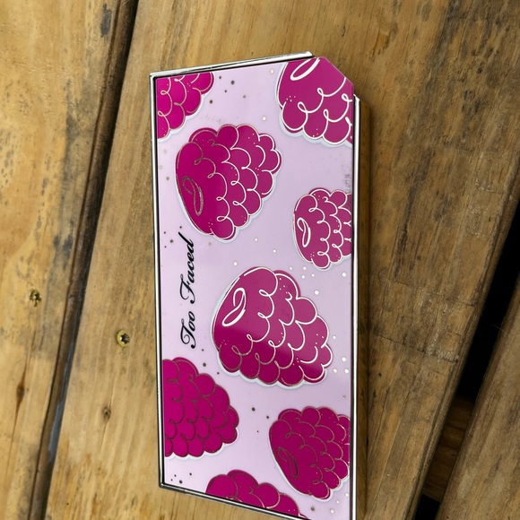 Makeup | Berry Two Faced Eyeshadow Palette | Poshmark